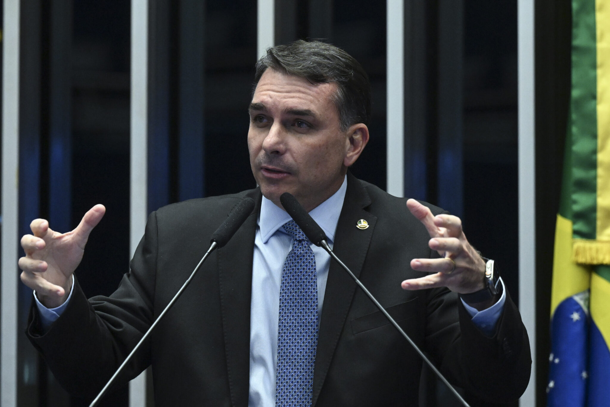 Alerta: Gerp aponta Flávio Bolsonaro numericamente à frente de Lula